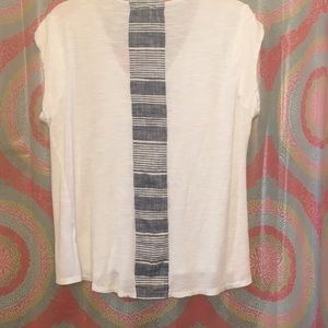 le sample | Tops | White Top With Stripe Pattern Down Middle | Poshmark